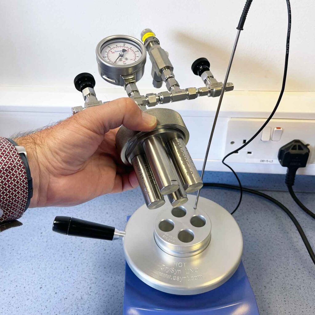 Quadracell 4 position High Pressure Reactor - Asynt